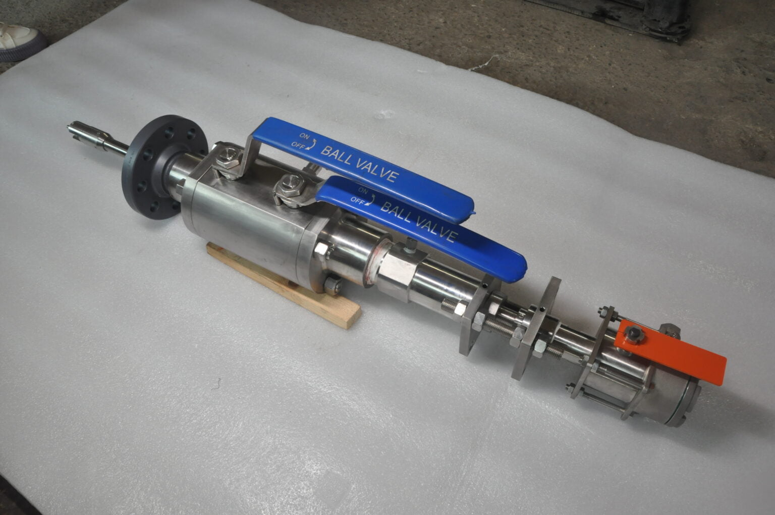 Pig Detectors - EMT Pipe cleaning pig