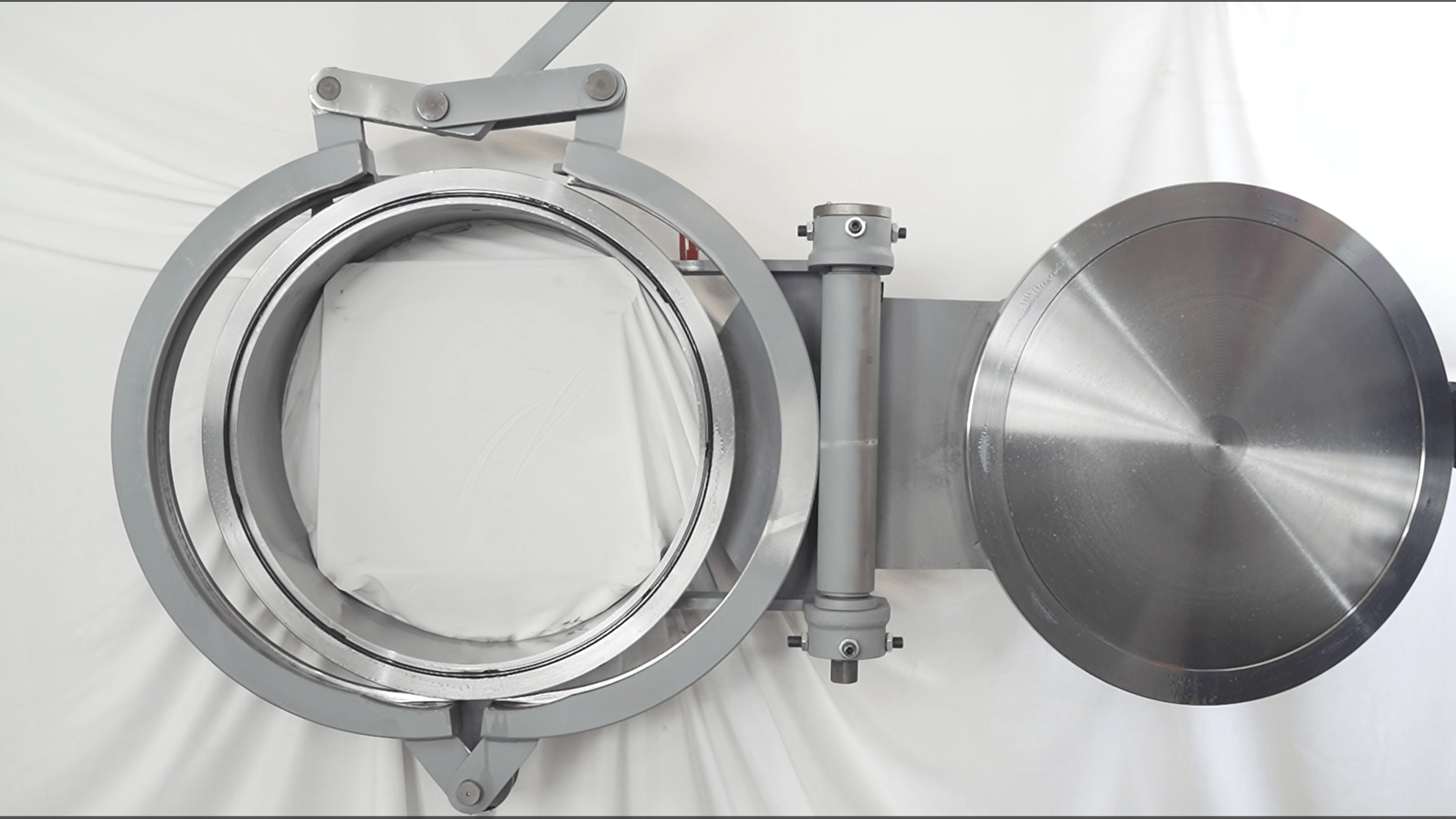 Quick Opening Closures - EMT Pipe cleaning pig