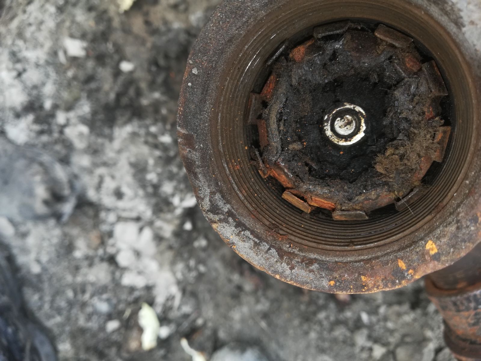 How to clean up rust problems in oil pipelines? How to deal with oil ...